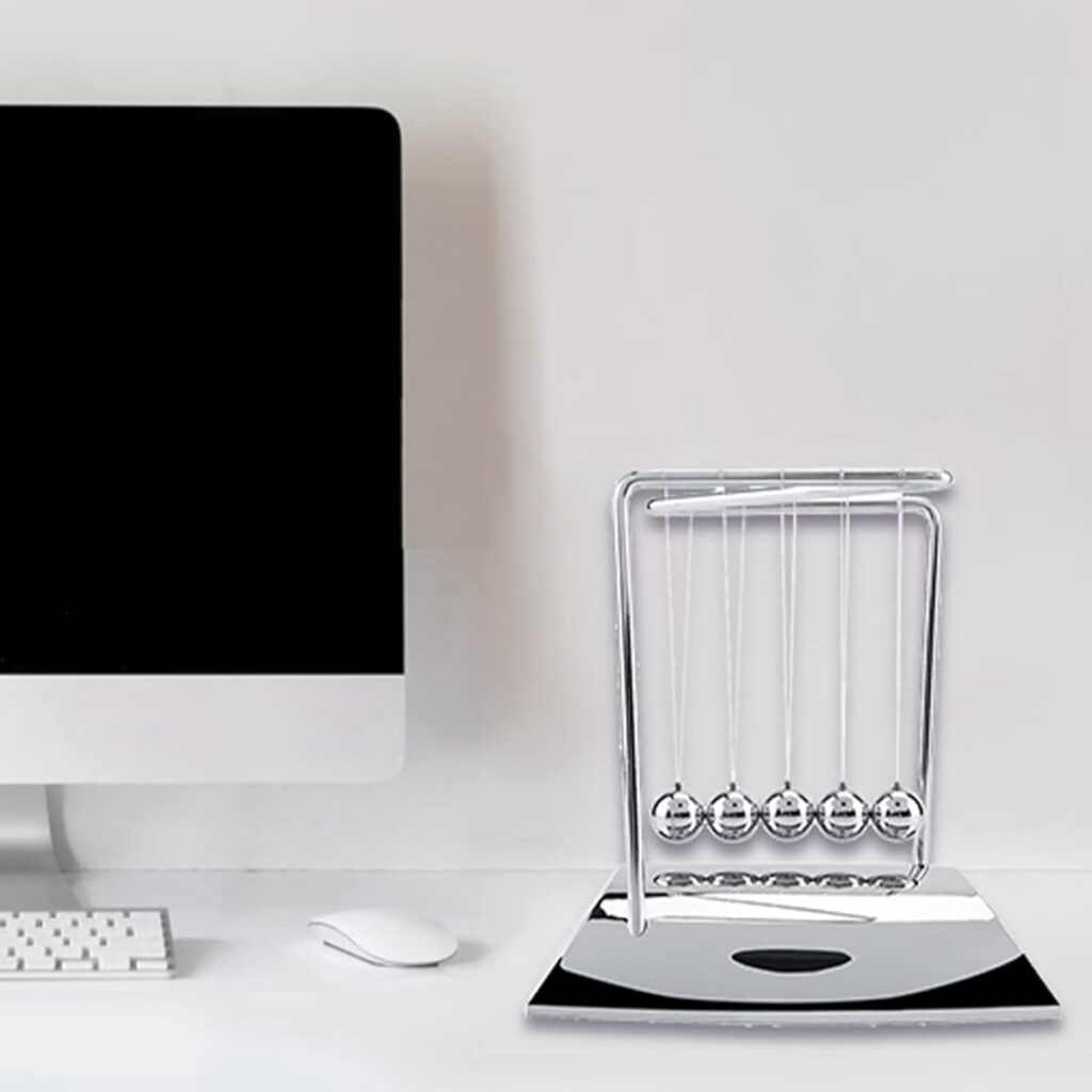 Newton's Cradle - Momento version - Simplist Desk